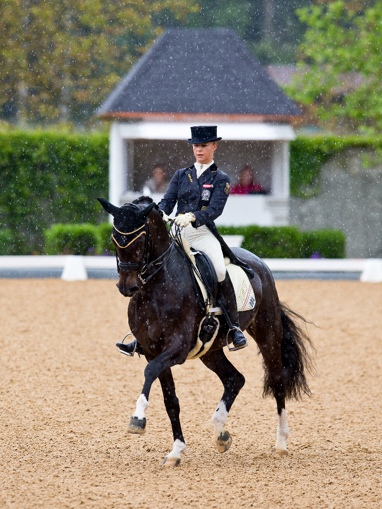 Sieg und Platz 2 für Victoria - Equestrian Worldwide | Pferdesport ...