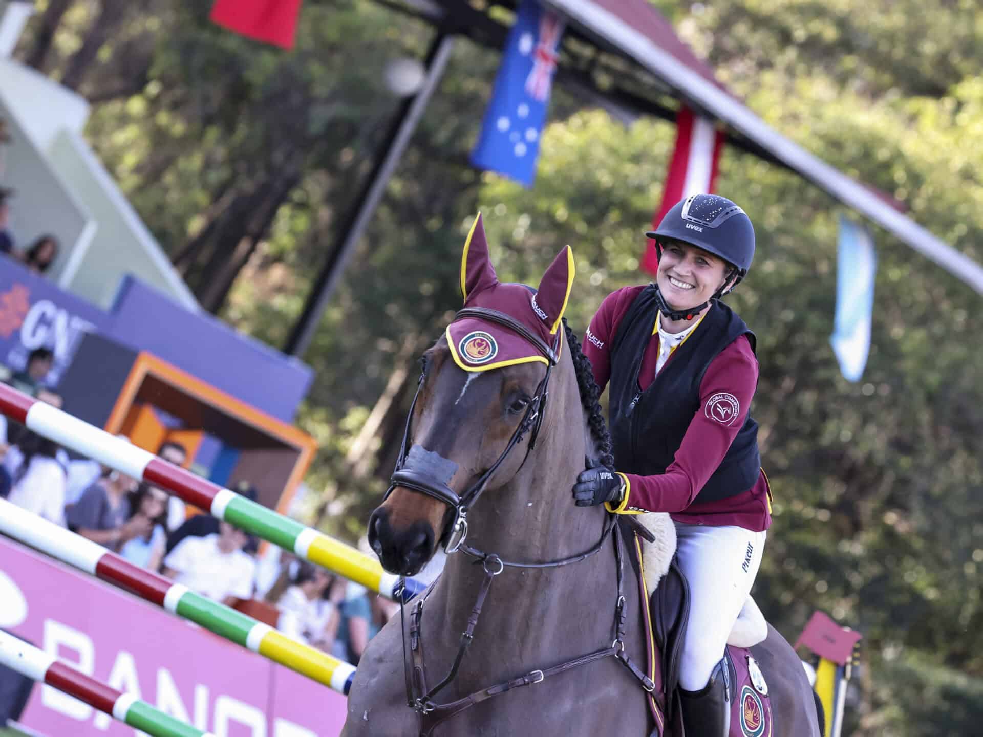 Badminton: Überraschungssieg für Caroline Powell - Equestrian Worldwide ...