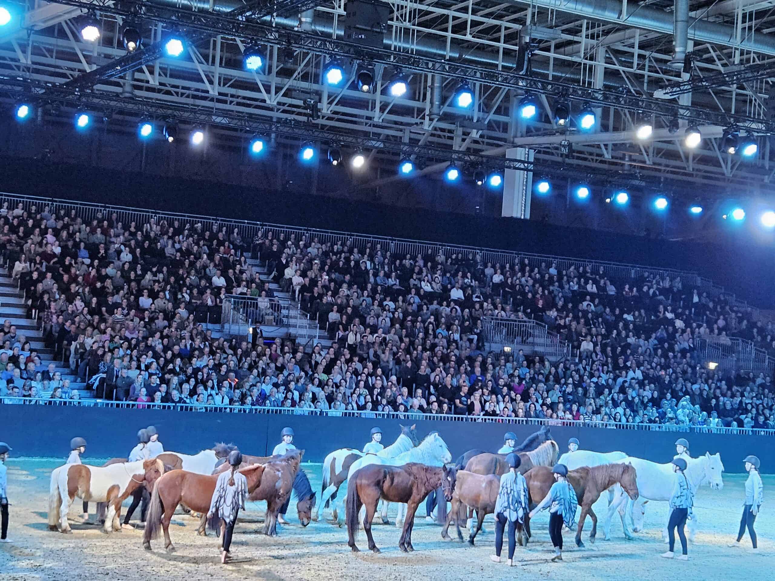EQWO.net-Showguide: Equitana Hop Top Show - Equestrian Worldwide ...